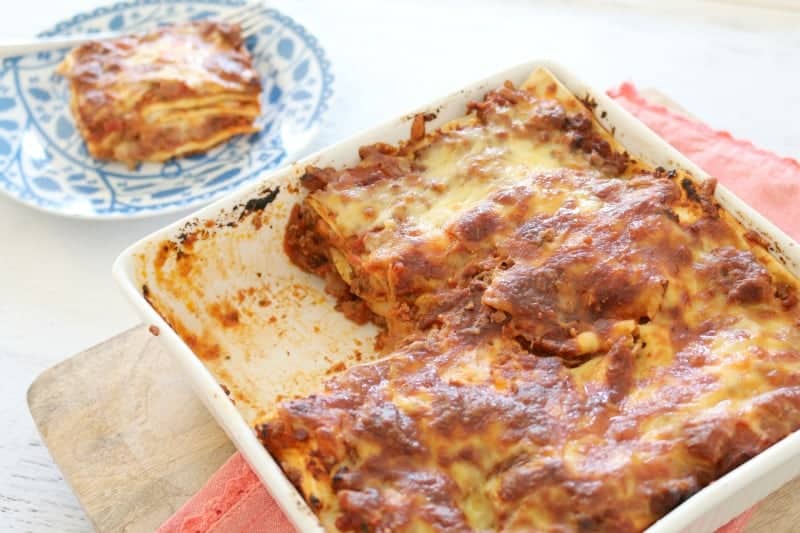 Easy Beef Lasagne | Quick & Easy Family Dinner - Bake Play Smile