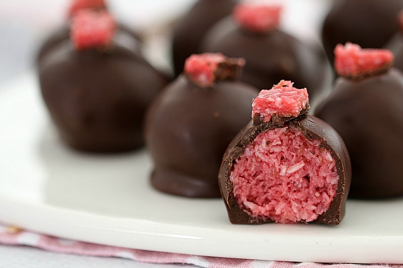 No-Bake Cherry Ripe Balls (15 minute easy recipe) - Bake Play Smile