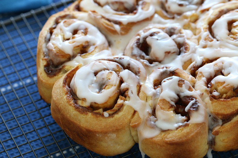 Apple & Cinnamon Scrolls | Freezer Friendly - Bake Play Smile