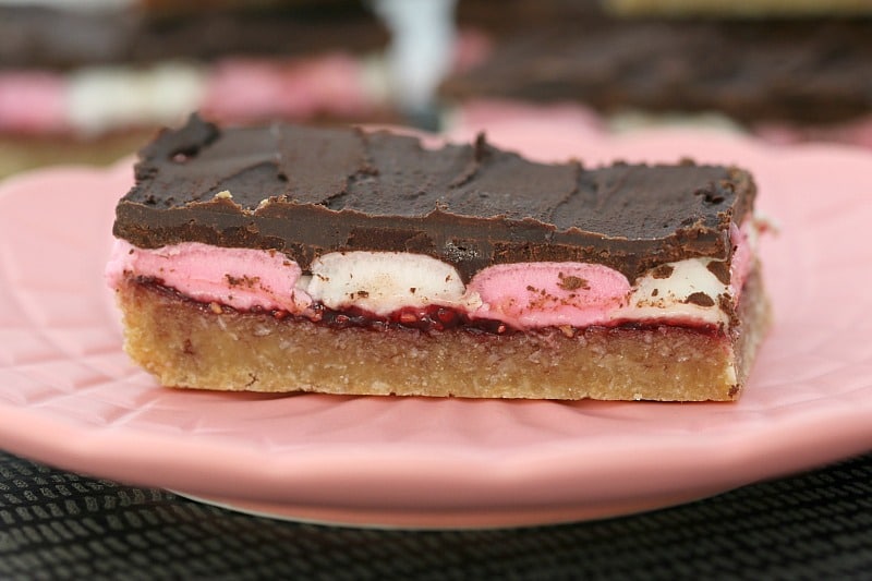 Super Easy Marshmallow Wagon Wheel Slice - Bake Play Smile